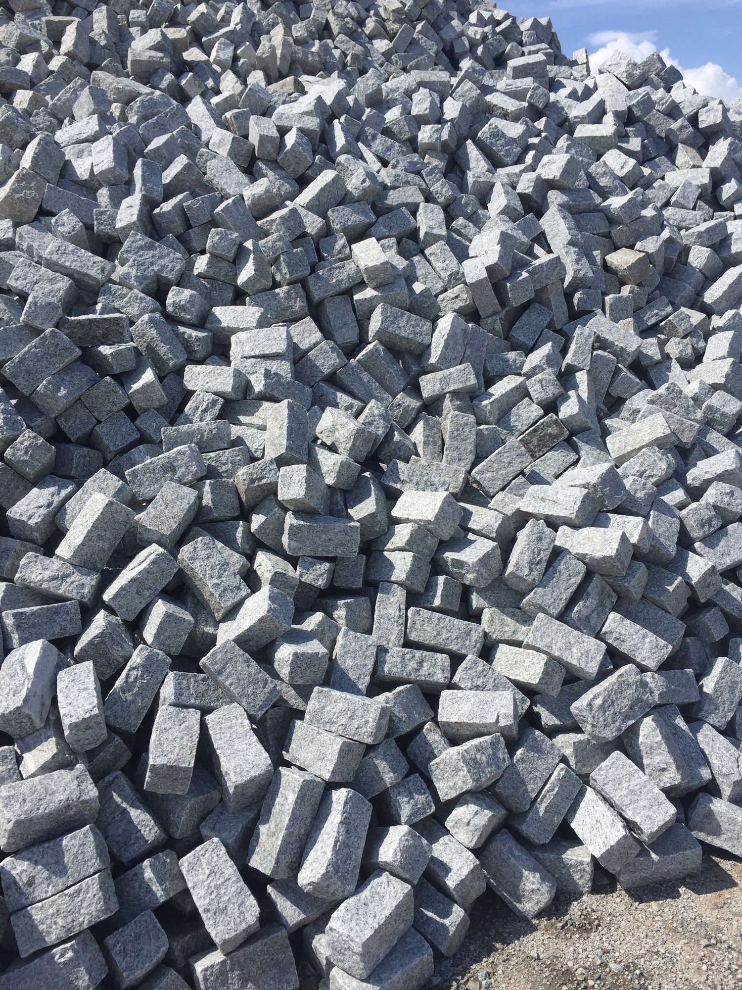Wholesale of cobblestones Belgian blocks – Chief Bricks